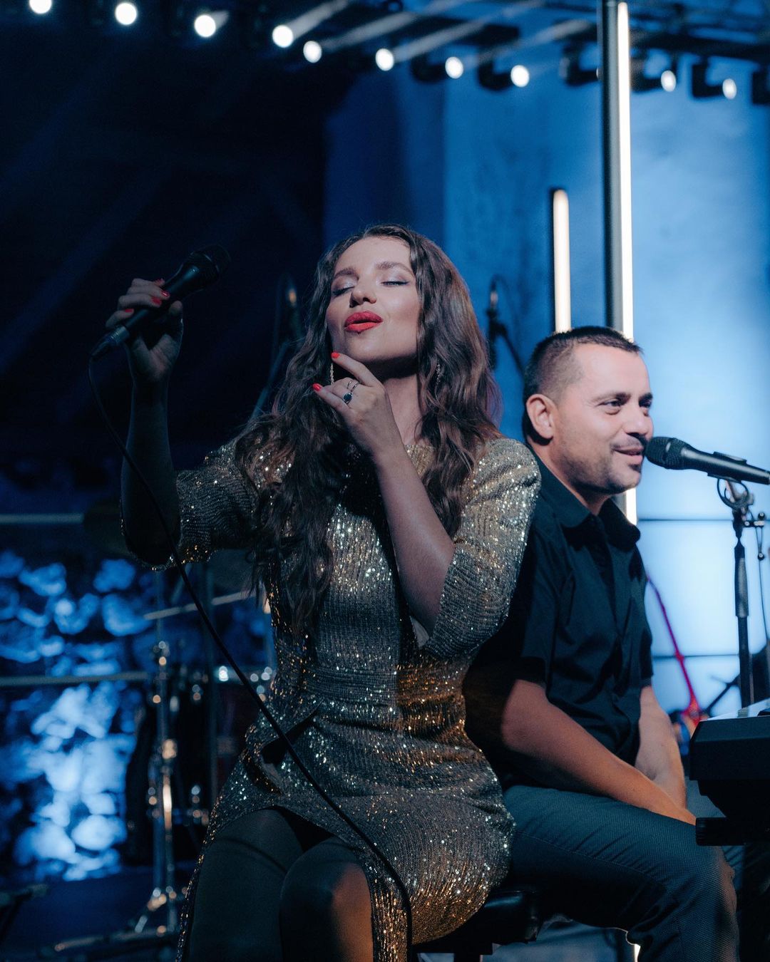 Cheek to cheek – Maja Keuc in Uroš Perić | Laško